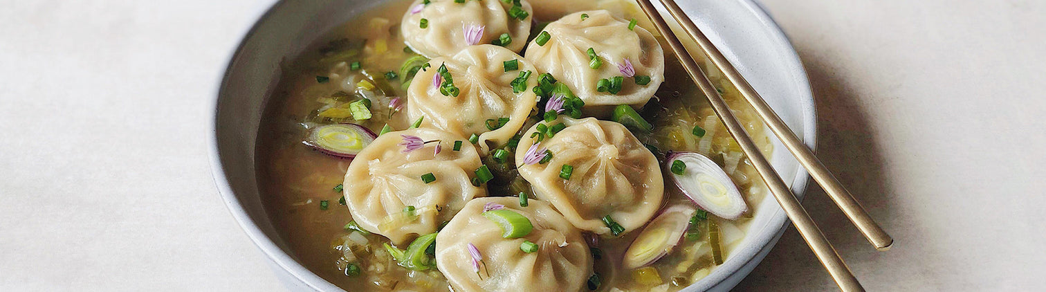 Steamed Dumplings with Spring Onion Broth – BibigoUSA