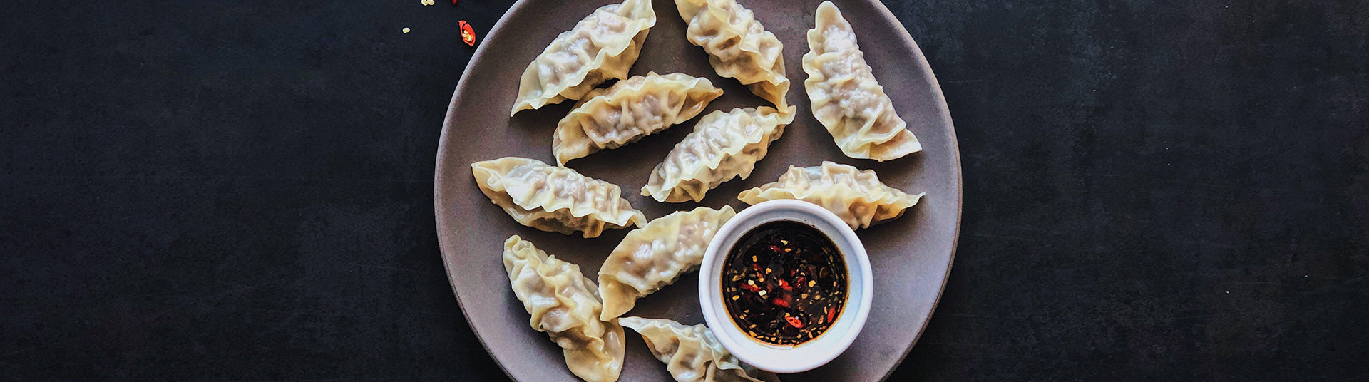 Steamed Mandu with Chili Garlic Dipping Sauce – BibigoUSA